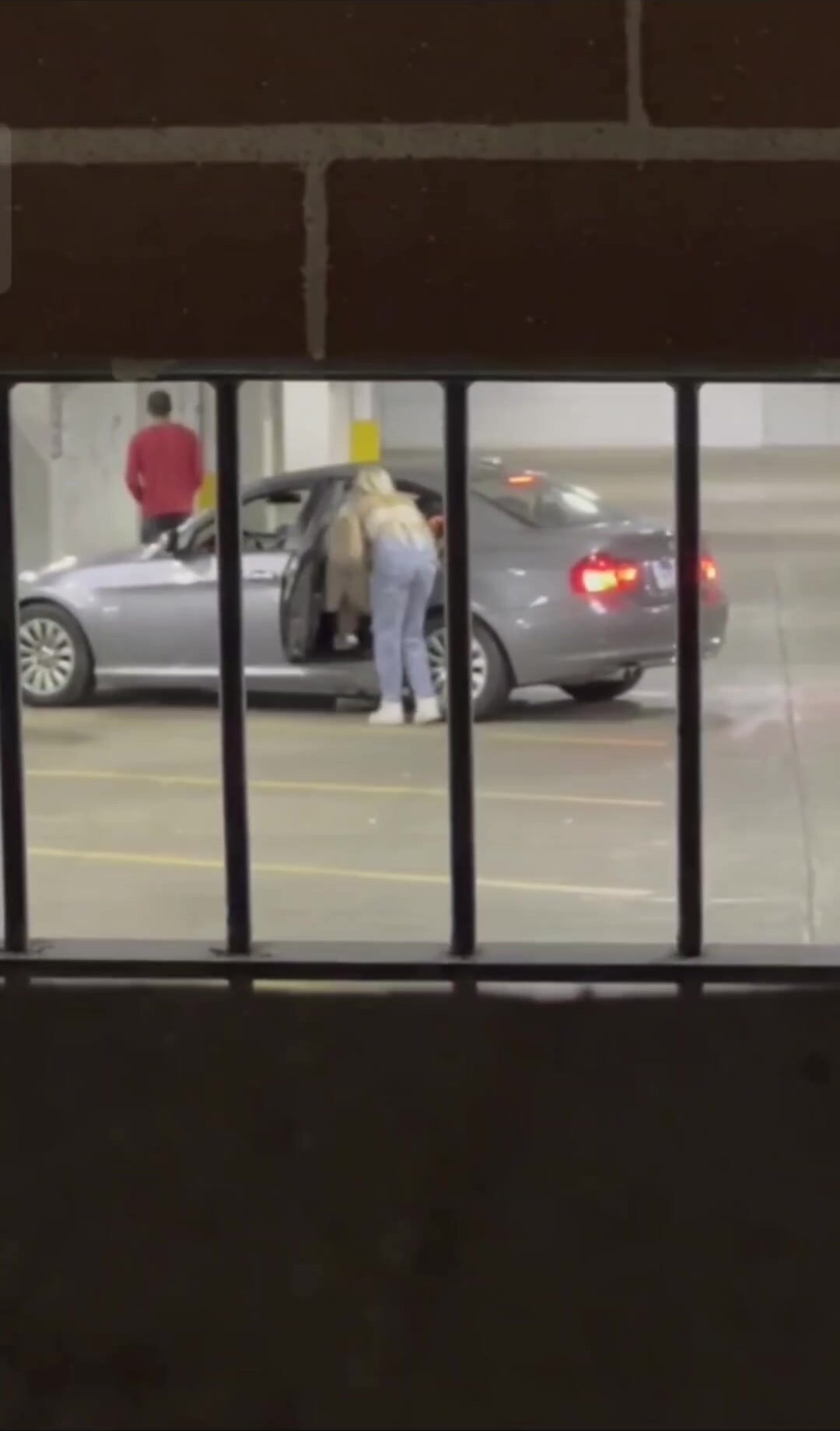 Girl Pee Behind Car