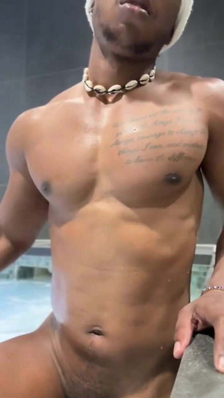 Sexy Dreadhead Shows Off Beautiful Body And Dick