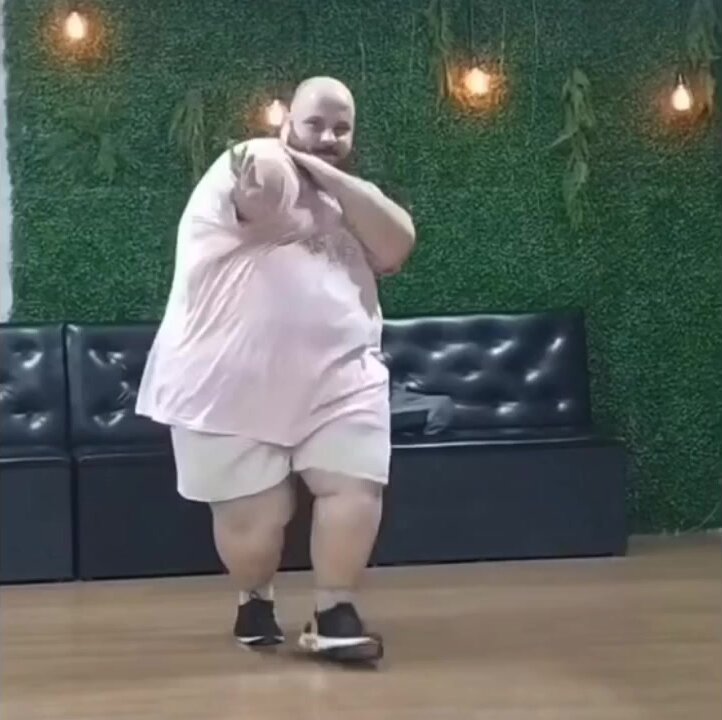 Megachub Dancing