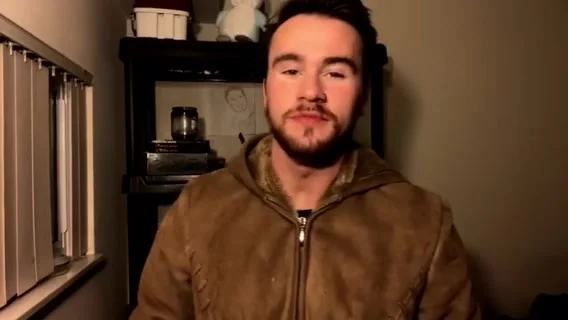 Verbal Guys Super Sexy Feeder Talks To A Gainer