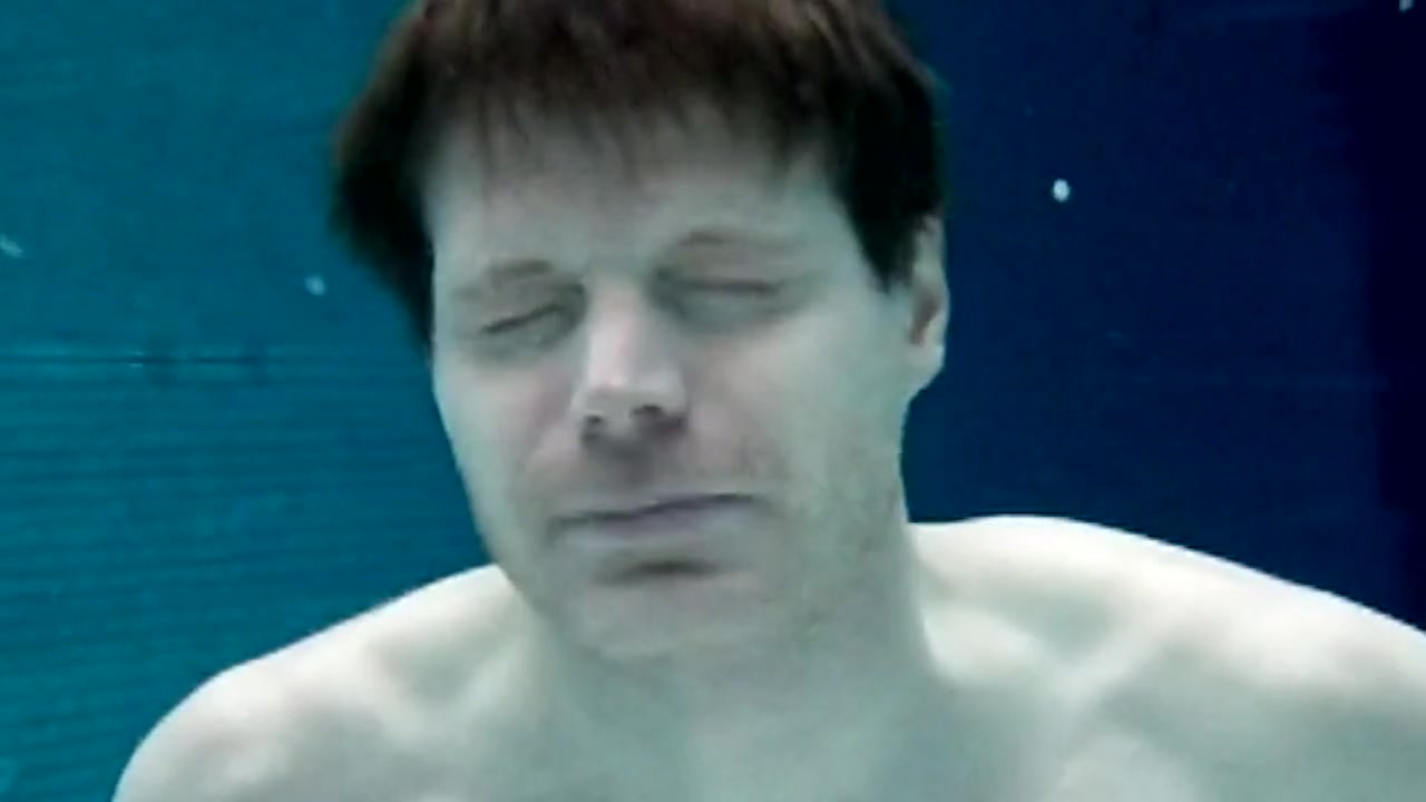 Can T Open My Eyes Underwater