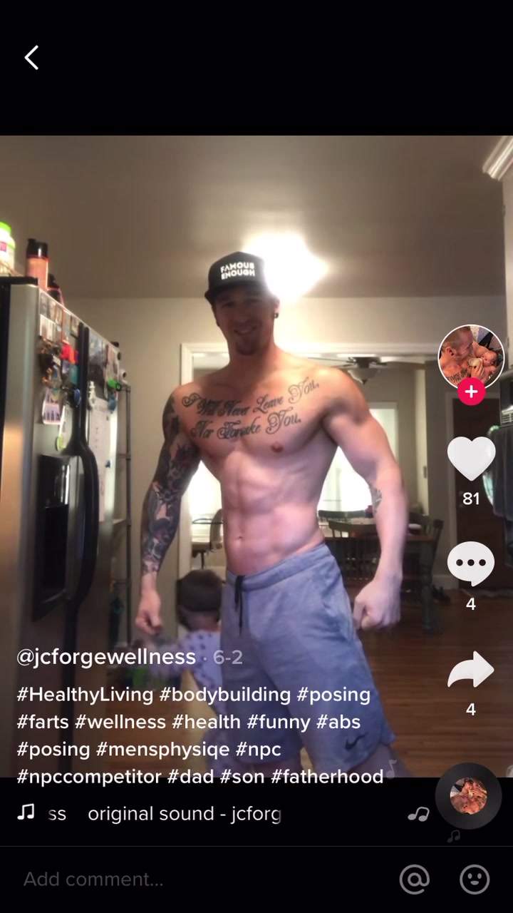 Youtube Favs Bodybuilder Pose Fart