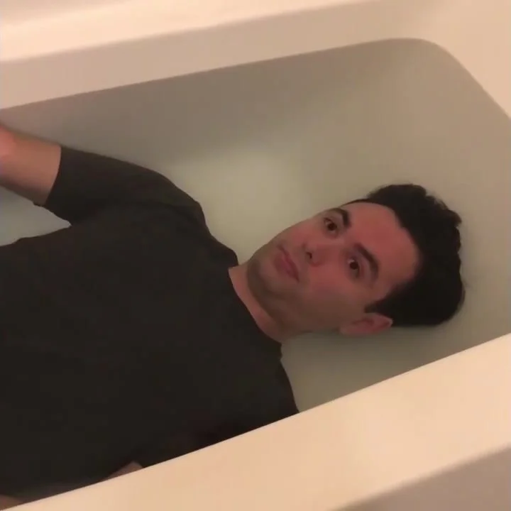 Underwater Open Nose And Eyes Underwater Tub