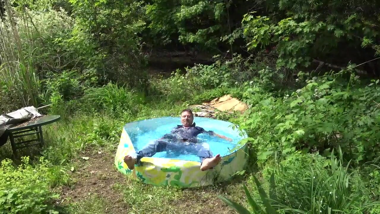 Splashdown Grunt Gets Dunked