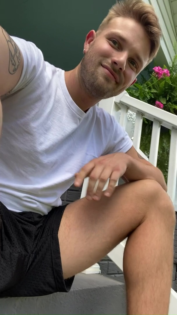 Cute Guy Whip Out His Dick