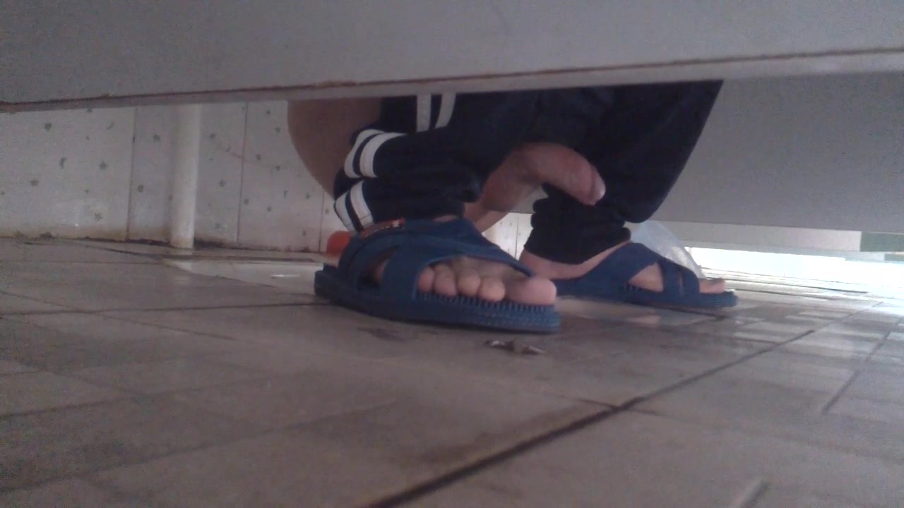 Jerk Off Spy Asian Guy Jerk Off In Toilet 016
