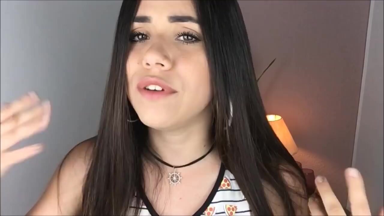 Girl Farts Twice In Her Yt Video