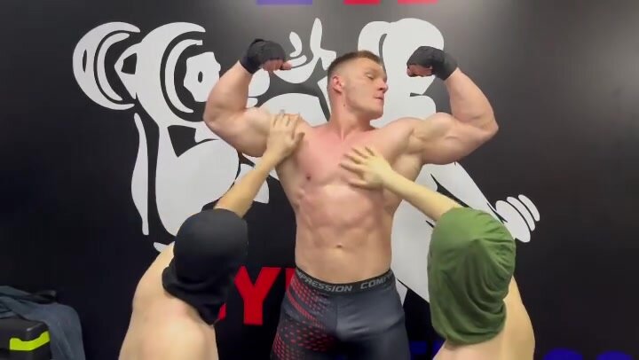 Muscle Two Twinks Worship Their Muscle God