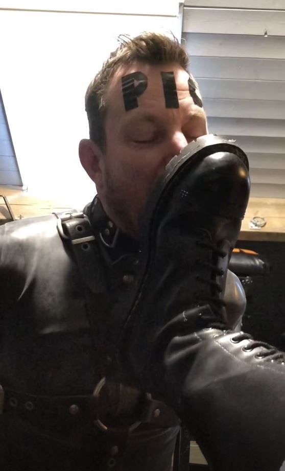 Horny Rubber Gimp