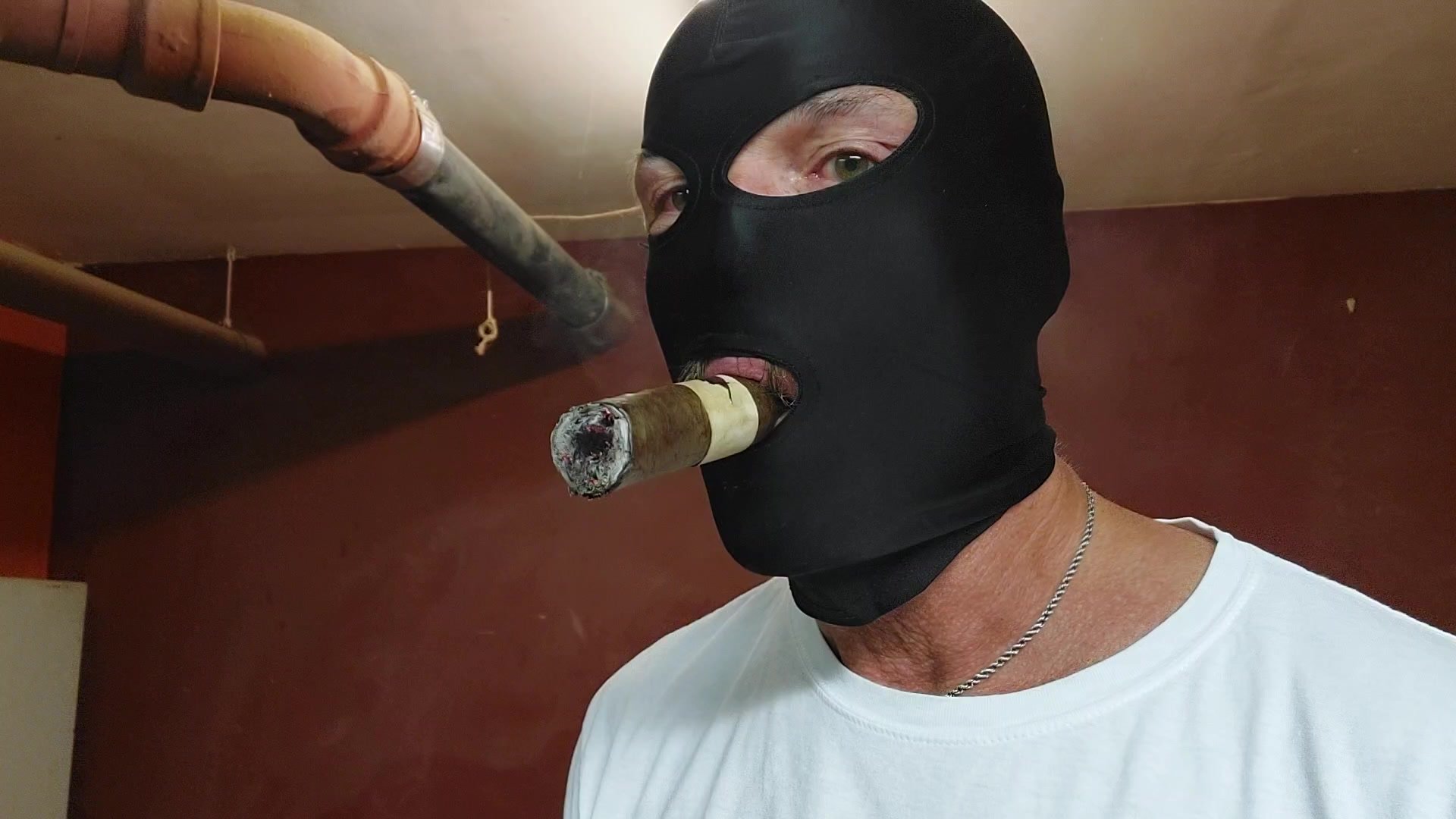 Cigar With Mask