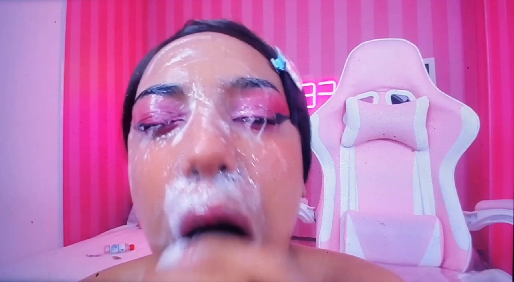 Frizzy Facefuck
