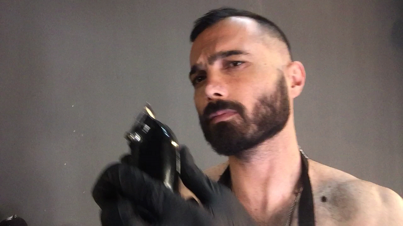 Super Sexy Barber Self Haircut