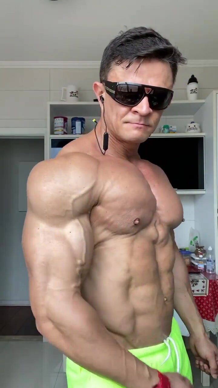 Jacked Latin Muscledaddy 4