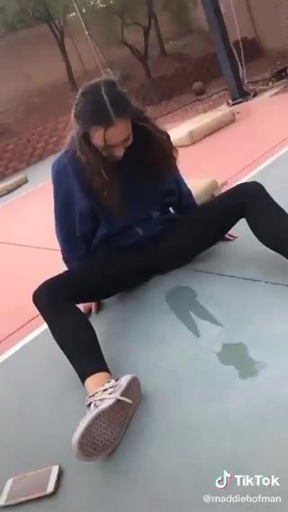 Tik Tok Girl Pee Pants