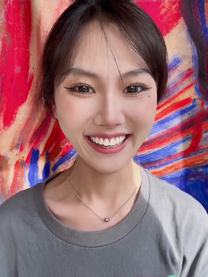 Pretty Chinese Mouth