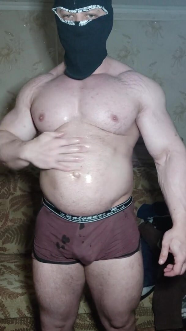 Muscle Roid Gut Show Off