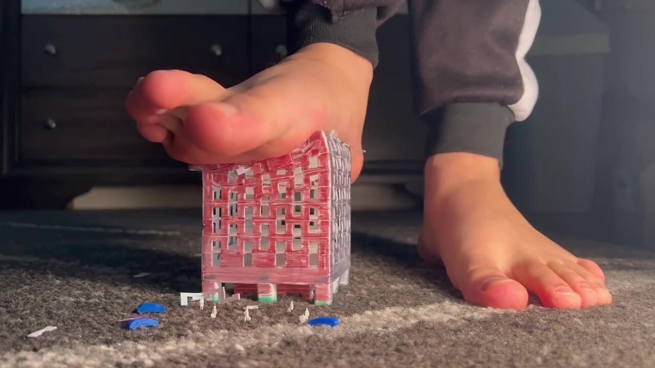Giant Crush House