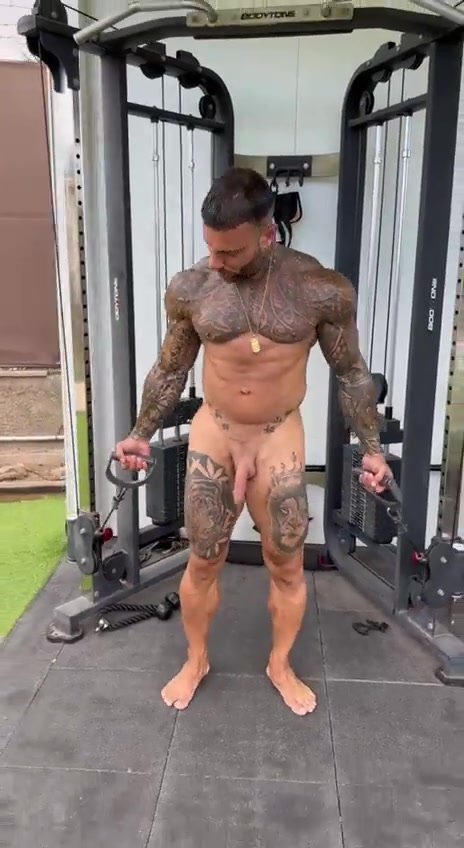 Naked Muscle Gym