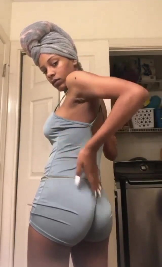 Sexy Ebony Farts In Romper
