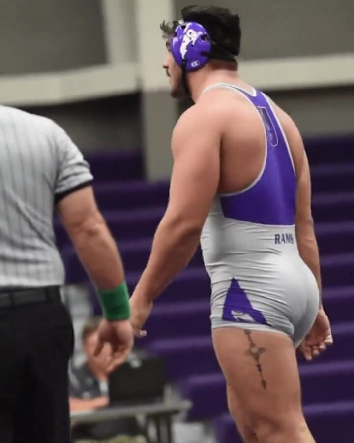Gorgeous Beefy Wrestler With Huge Bubble Butt