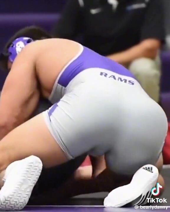 Yummy College Wrestlers