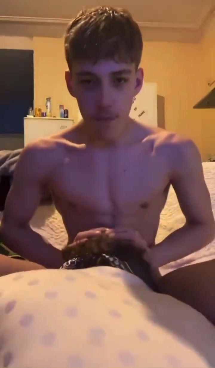 Hot Straight Guy Gets Head From Bestfriend